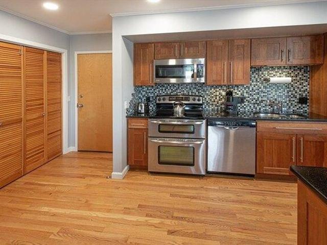 condo with 2 bedroom, Northampton MA DS103774574