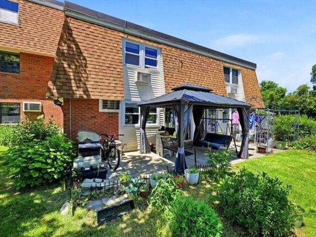 condo with 2 bedroom, Northampton MA ES103187057