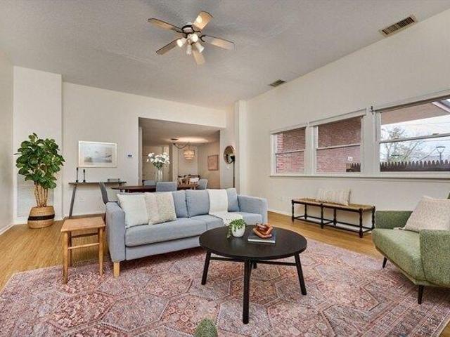 condo with 2 bedroom, Northampton MA ES103435158