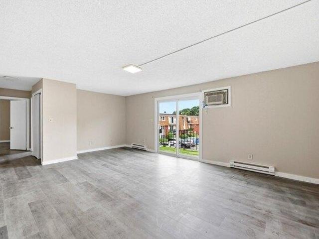 condo with 2 bedroom, Northampton MA ES103662485