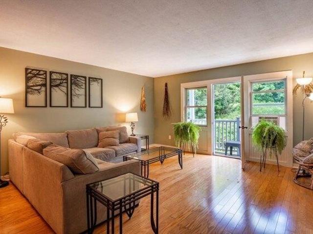 condo with 2 bedroom, Northampton MA ES105081318