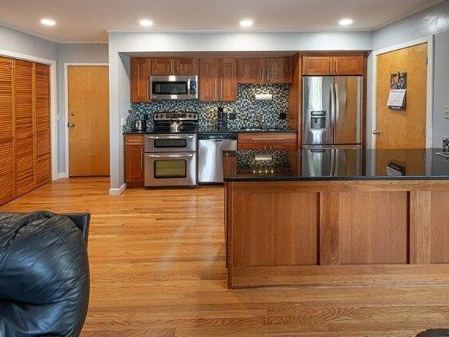 condo with 2 bedroom, Northampton MA ES105108957