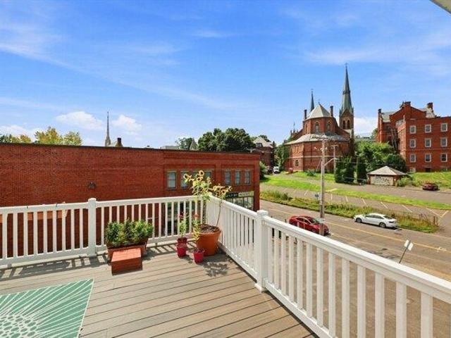 condo with 2 bedroom, Northampton MA ES105122511