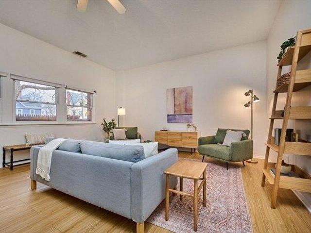 condo with 2 bedroom, Northampton MA ES105204400