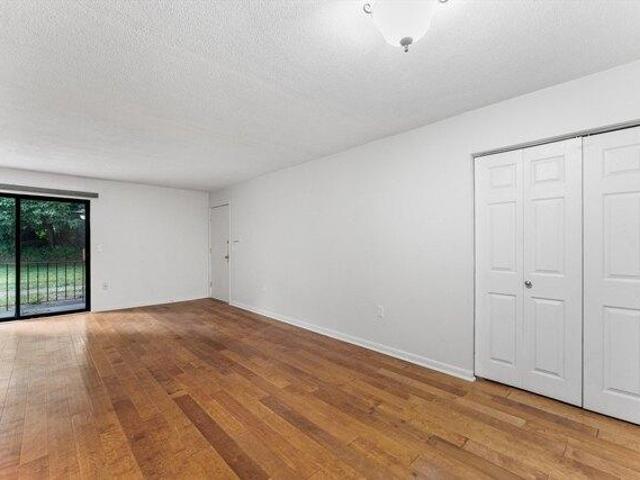 condo with 2 bedroom, Northborough MA ES105082589