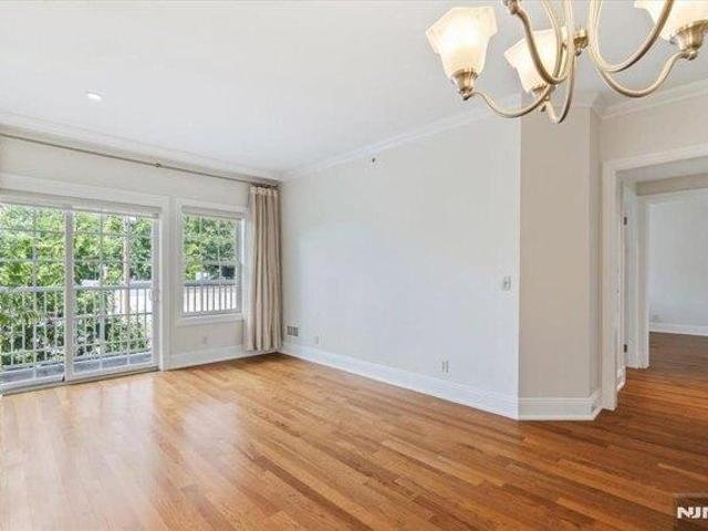condo with 2 bedroom, Northvale NJ ES105276980