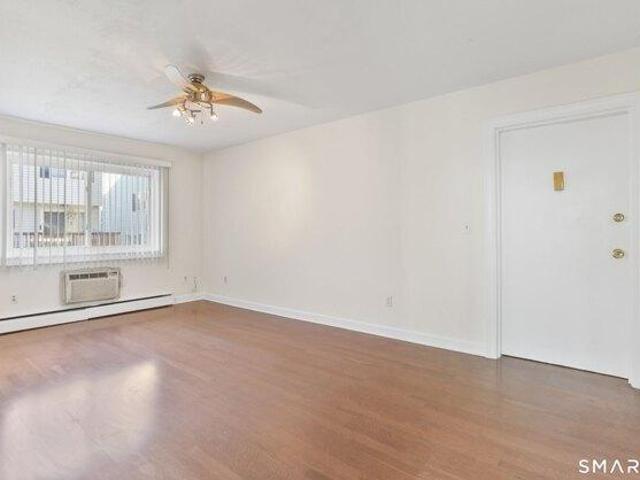 condo with 2 bedroom, Norwalk CT ES104152731