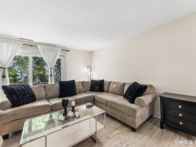 condo with 2 bedroom, Norwalk CT ES104514139