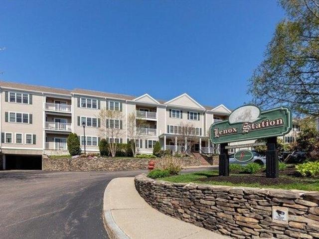 condo with 2 bedroom, Norwood MA DLS102410575