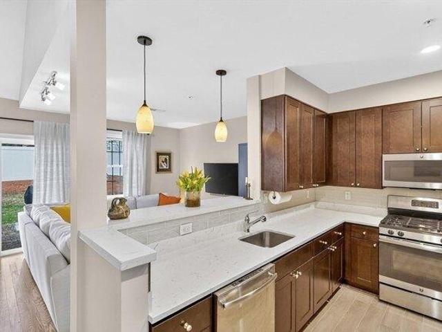 condo with 2 bedroom, Norwood MA DLS103128469