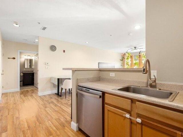 condo with 2 bedroom, Norwood MA ES105233679