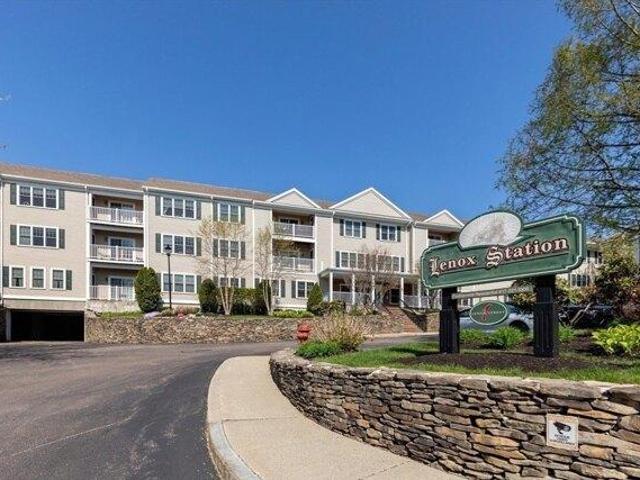condo with 2 bedroom, Norwood MA ES102825434