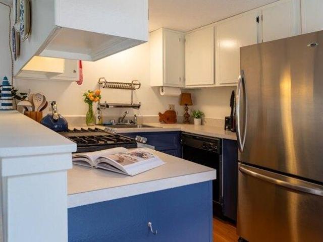 condo with 2 bedroom, Oak Bluffs MA ES105175929