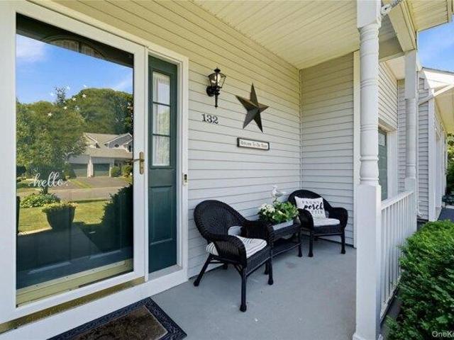 condo with 2 bedroom, Oakdale NY DS103623759