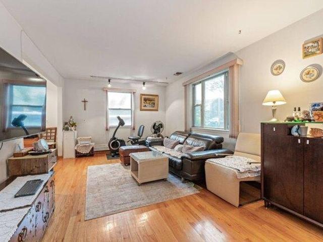 condo with 2 bedroom, Oakland Gardens NY ES104899027