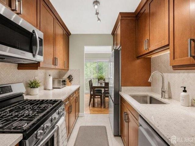 condo with 2 bedroom, Old Bridge NJ DS102779231