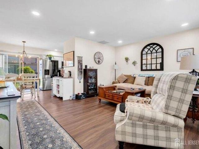 condo with 2 bedroom, Old Bridge NJ ES104720327