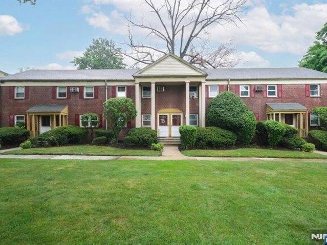 condo with 2 bedroom, Orange NJ DS104411010