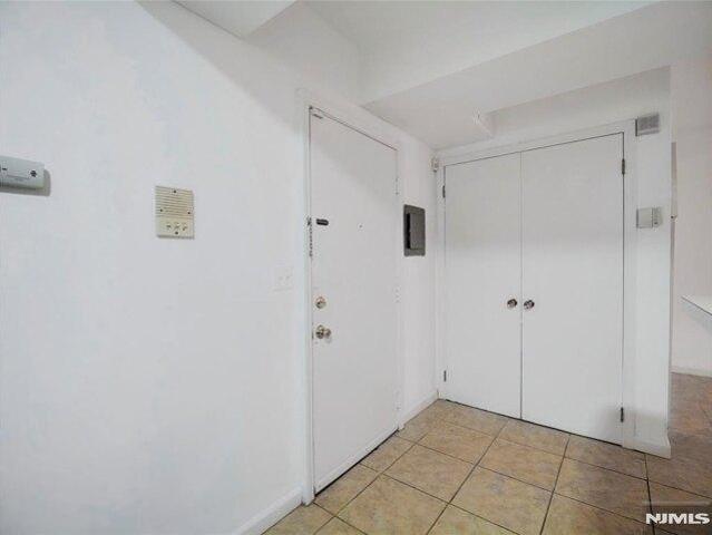 condo with 2 bedroom, Orange NJ DS104329419