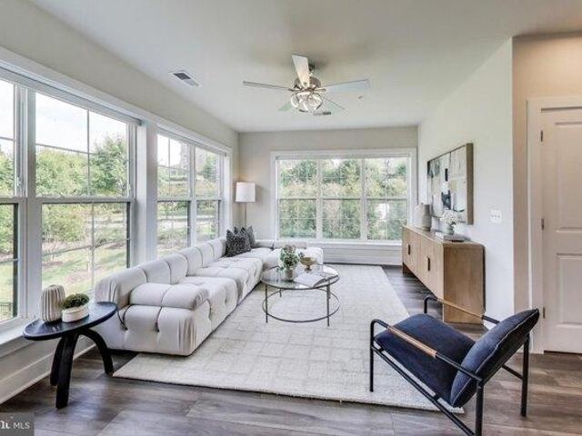 condo with 2 bedroom, Oxon Hill MD DS103627399