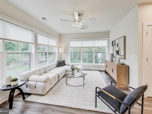 condo with 2 bedroom, Oxon Hill MD ES103627399