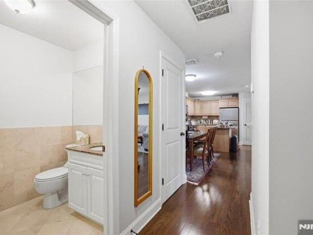 condo with 2 bedroom, Palisades Park NJ ES104604874