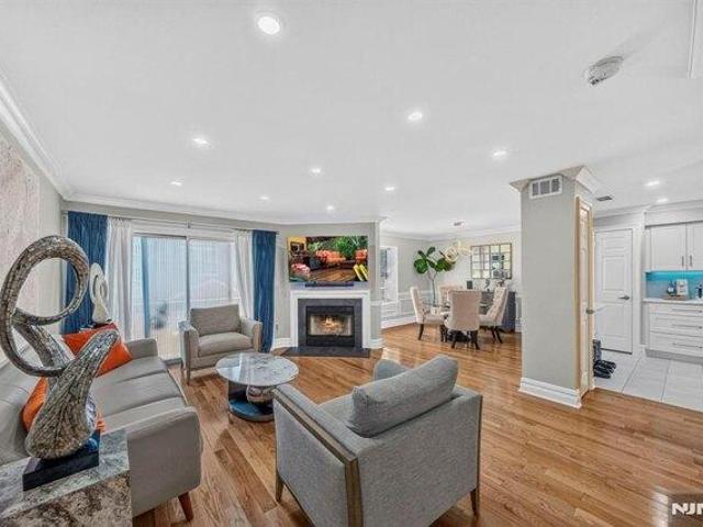 condo with 2 bedroom, Palisades Park NJ ES104850413