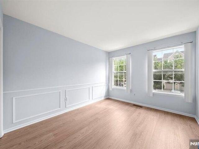 condo with 2 bedroom, Palisades Park NJ ES105176177
