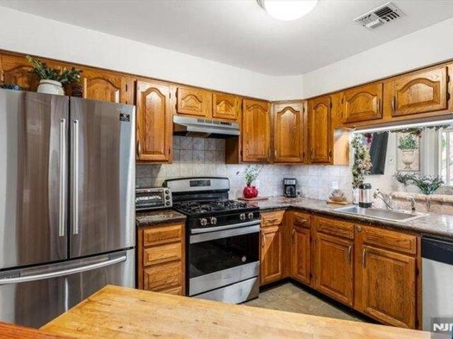 condo with 2 bedroom, Paterson NJ DS104374044