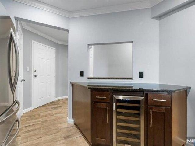 condo with 2 bedroom, Paterson NJ ES104443298
