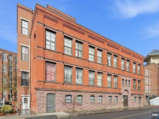 condo with 2 bedroom, Paterson NJ ES105125275