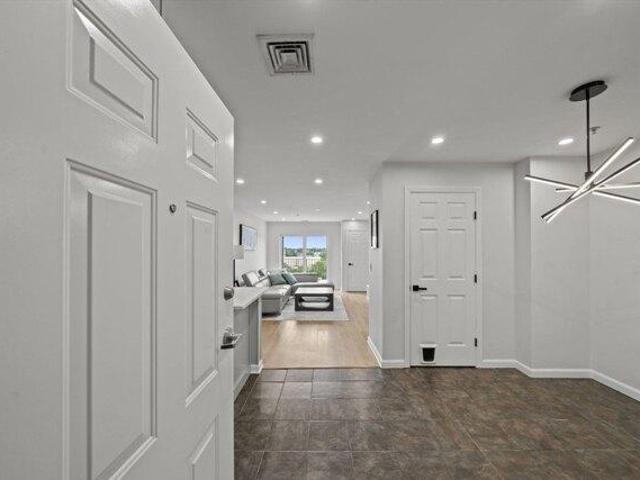 condo with 2 bedroom, Peabody MA ES105061791