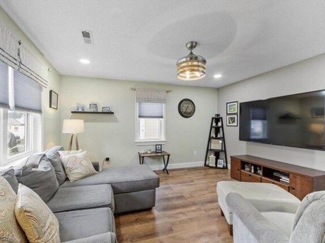 condo with 2 bedroom, Pepperell MA DS102412576