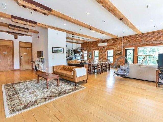condo with 2 bedroom, Peterborough NH DS102372251
