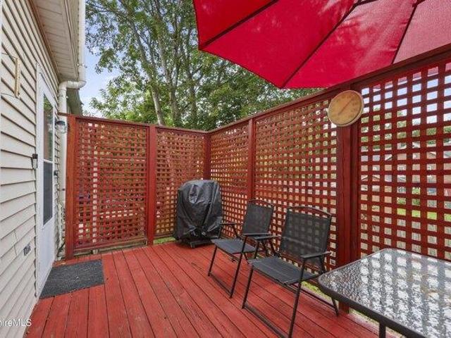 condo with 2 bedroom, Pittsfield MA ES105106443