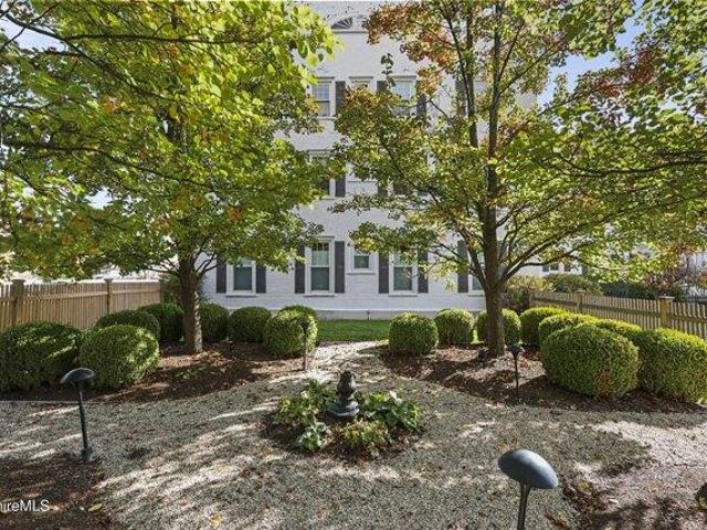 condo with 2 bedroom, Pittsfield MA ES105114178