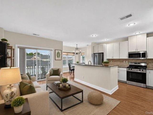condo with 2 bedroom, Pomona NY ES105190983