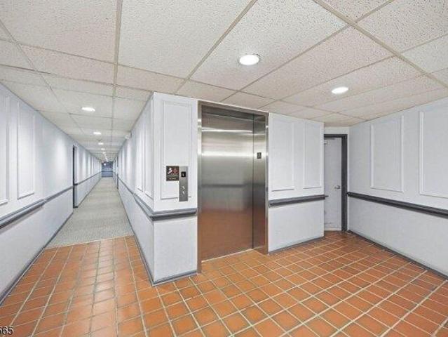 condo with 2 bedroom, Pompton Lakes NJ ES104409118