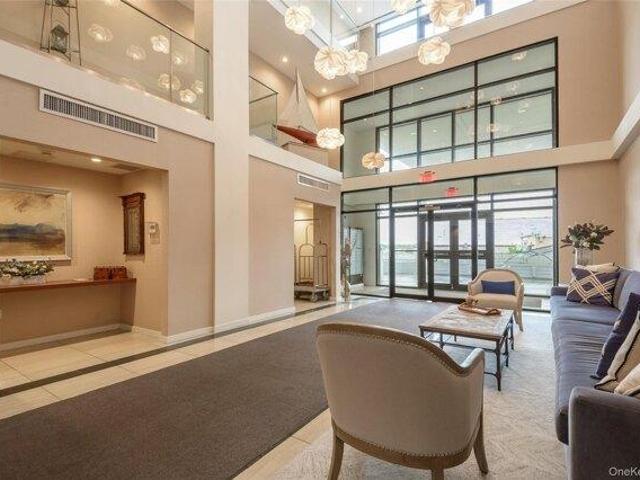 condo with 2 bedroom, Port Washington NY ES103622942