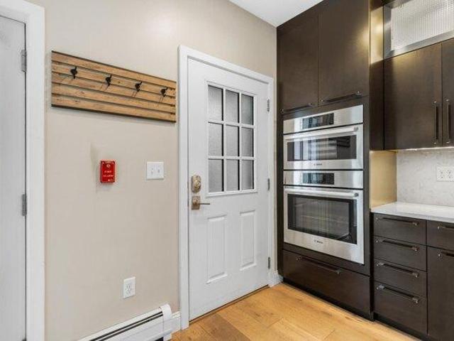 condo with 2 bedroom, Portsmouth NH DS104445557