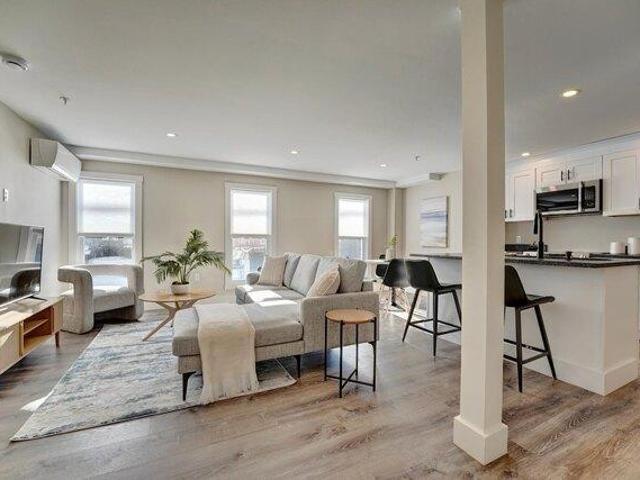 condo with 2 bedroom, Portsmouth NH ES104042623