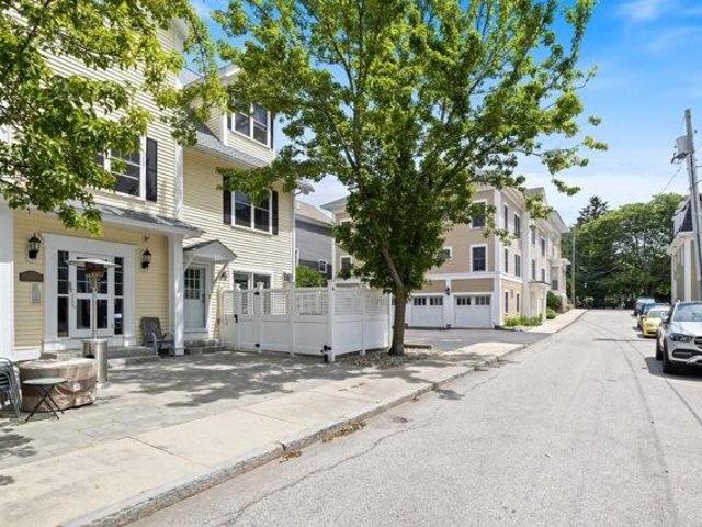 condo with 2 bedroom, Portsmouth NH ES104480342