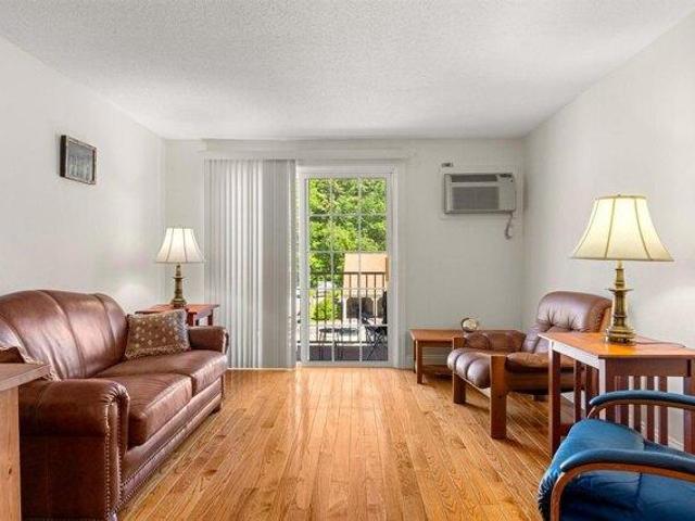 condo with 2 bedroom, Portsmouth NH ES105141839