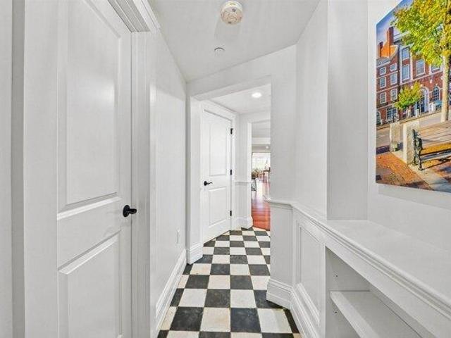condo with 2 bedroom, Portsmouth NH ES105231614