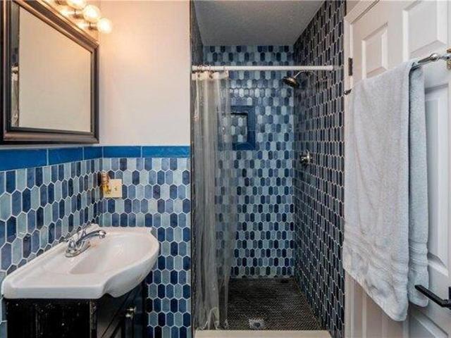 condo with 2 bedroom, Portsmouth RI DS102312925