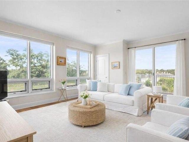 condo with 2 bedroom, Portsmouth RI ES102825764