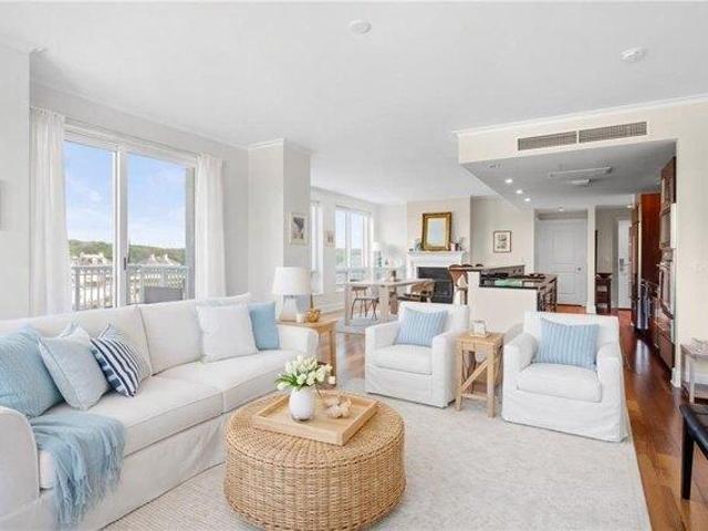 condo with 2 bedroom, Portsmouth RI ES103443638
