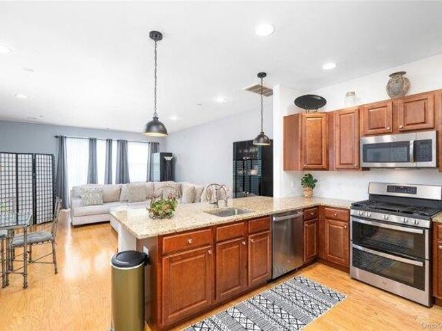condo with 2 bedroom, Poughkeepsie NY ES103625982