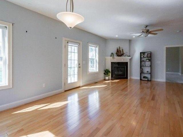 condo with 2 bedroom, Plaistow NH DS102281933