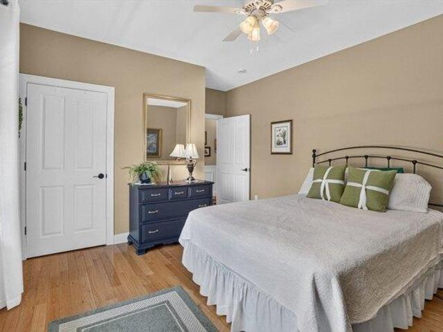 condo with 2 bedroom, Plaistow NH ES104791808